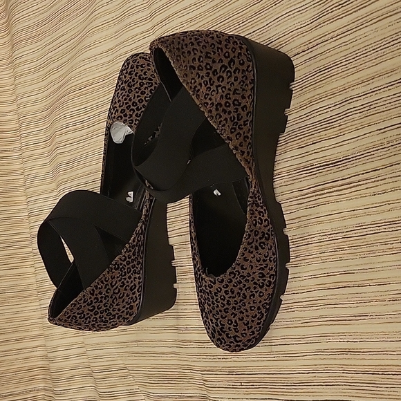 THE FLEXX | Shoes | The Flexx Leopard Print Wedge Platform Shoes | Poshmark